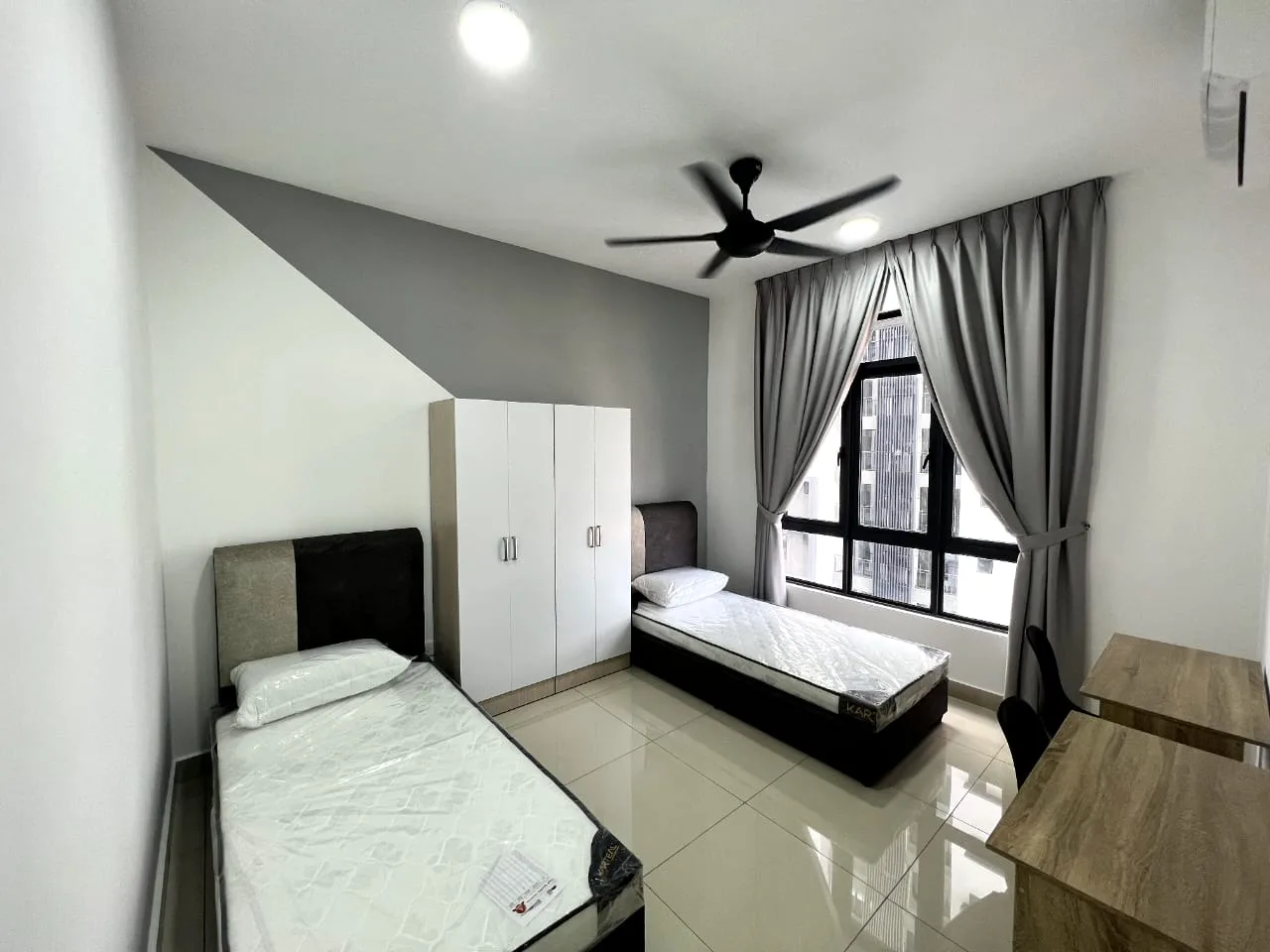 PV9 Room For Rent! | RoomGrabs