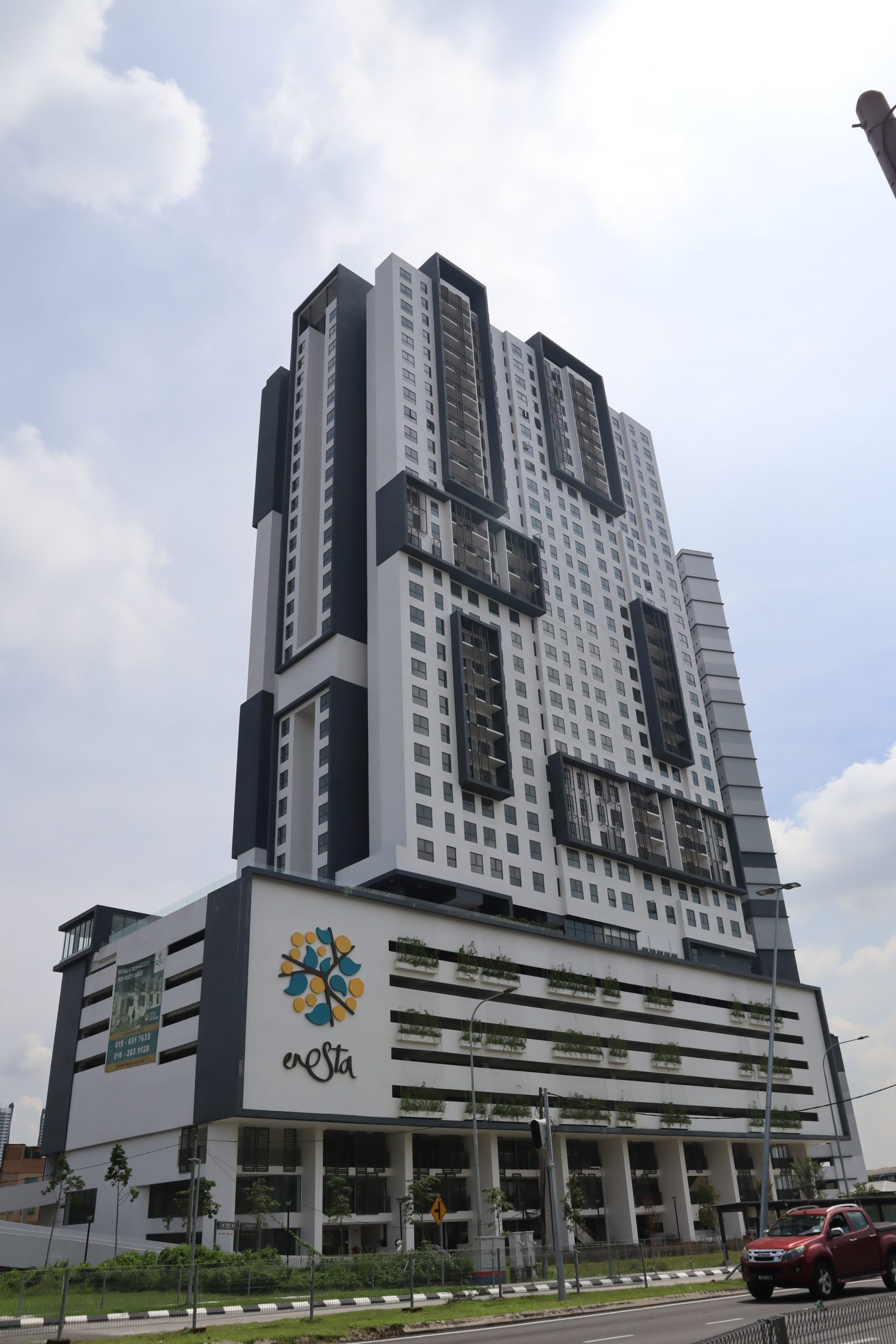 Newly Completed Suite Enesta Kepong Unit for Rent - RoomGrabs 2023