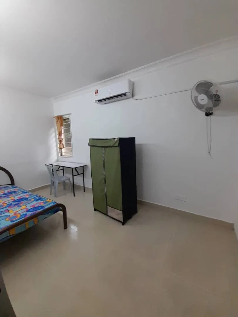 Room Rent + AirCond @ Seputeh Near KTM Mid Valley | RoomGrabs