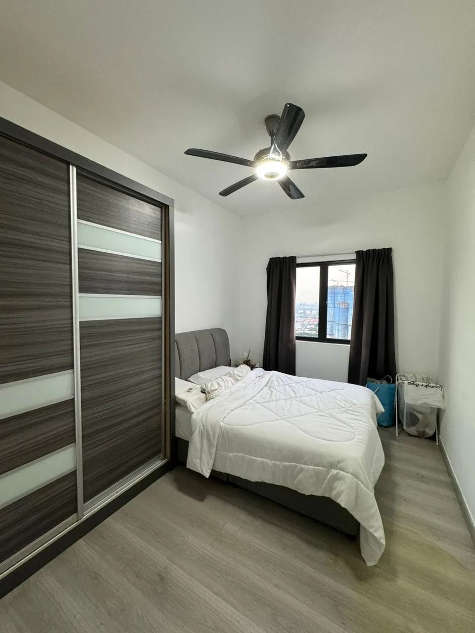 WALKING-DISTANCE TO LRT TBS ROOM RENT THE HAMSTEAD CHERAS | RoomGrabs