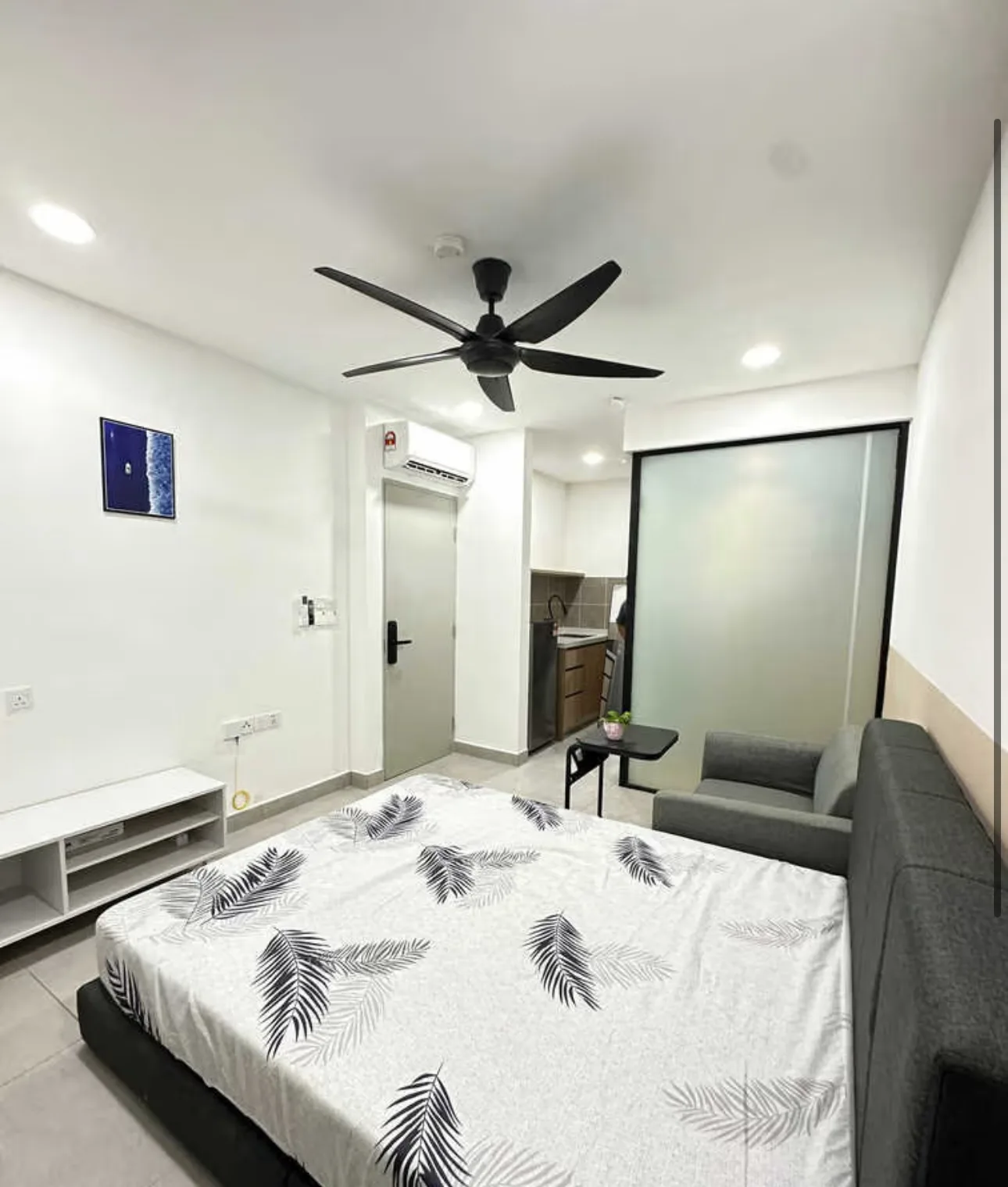 A Studio Room For Rent | RoomGrabs